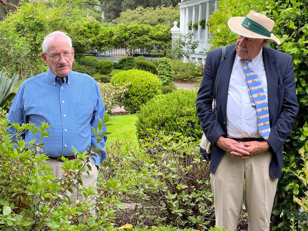 Houses and Gardens - Read This Blog!